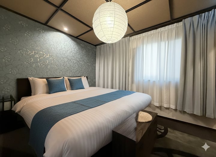 Workspace: Apple Studio Display Ergo Chair & Vinyl - Kyoto