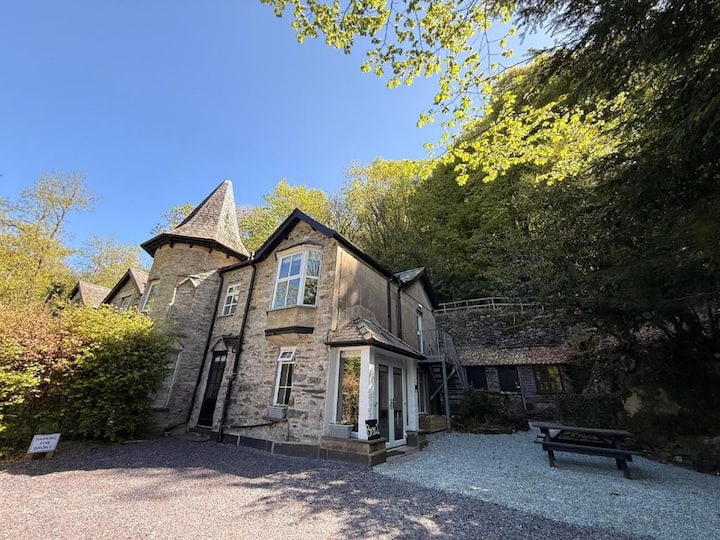 1 Bron Rhedyn - Betws-y-Coed