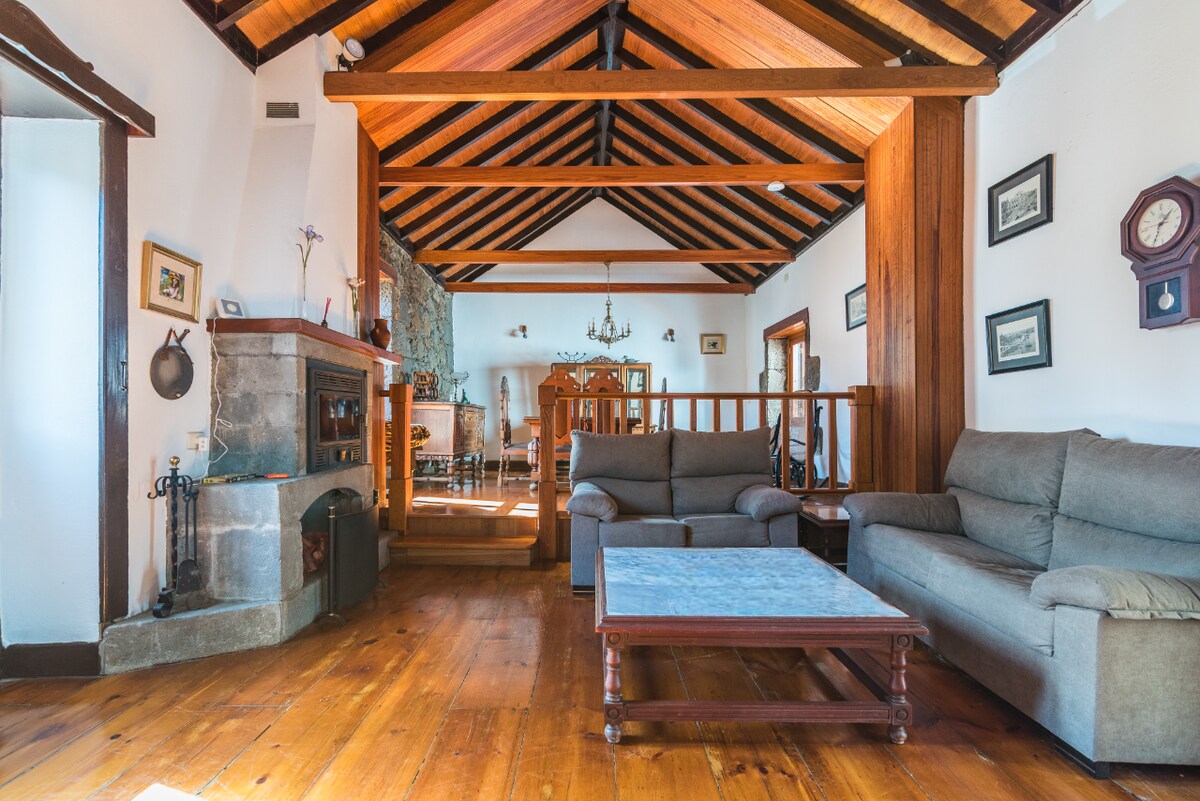 Home2Book Country Soul House, San Mateo - Cottages for Rent in Vega de ...