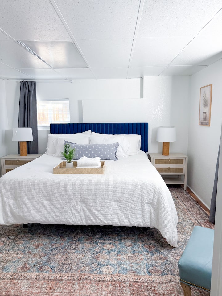 Colorado Charm | Near Denver & Bear Creek Park - Littleton, CO