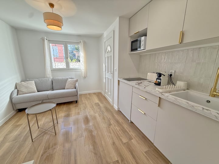 Doha – T2 Terrasse & Clim à 300 M De La Mer - ibis budget Fréjus Capitou A8