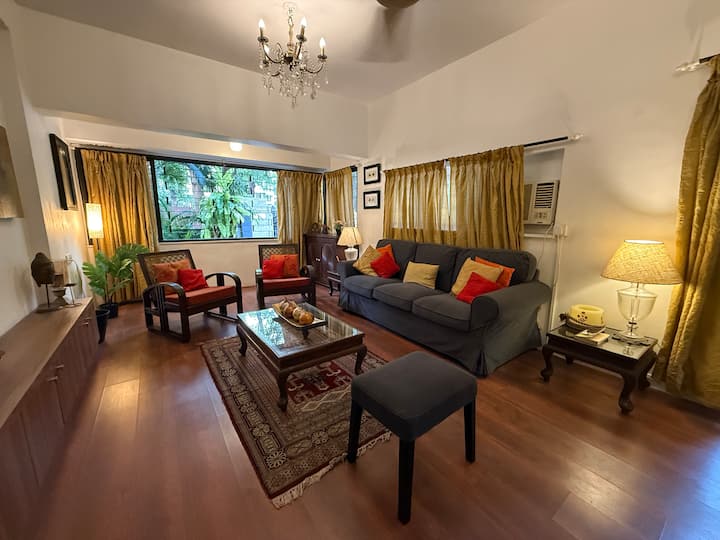 Cozy Nook In Bandra - Mumbai