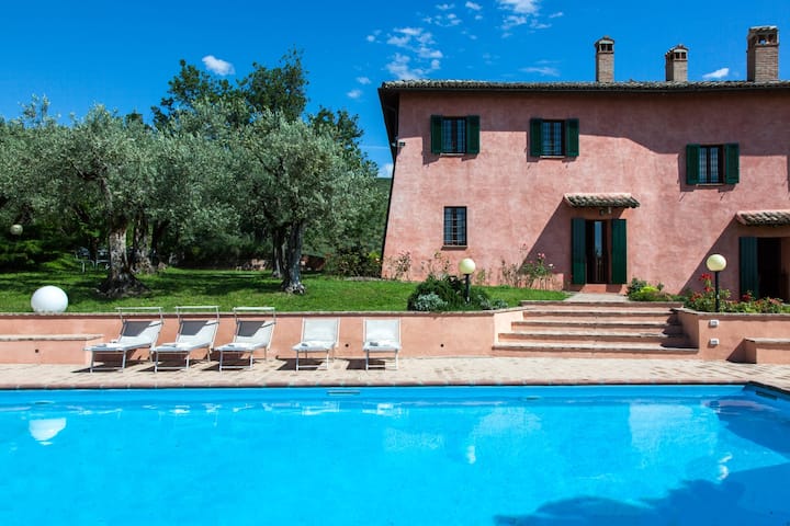 Villa Serra Alta, Sleeps Up 8 - Assisi