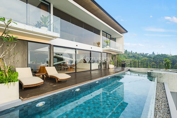 Calma Villa By Kozystay | Heated Pool | Bandung - Indonesia