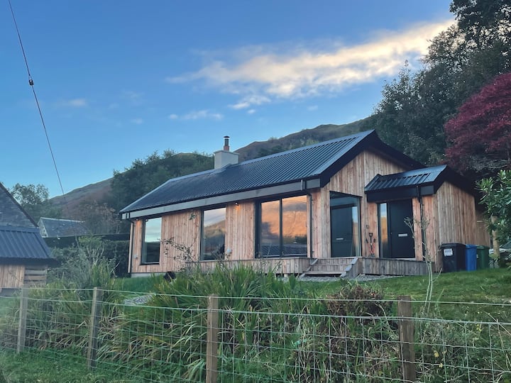 Torran Cottage — Lochside Home Near Skye - Skye