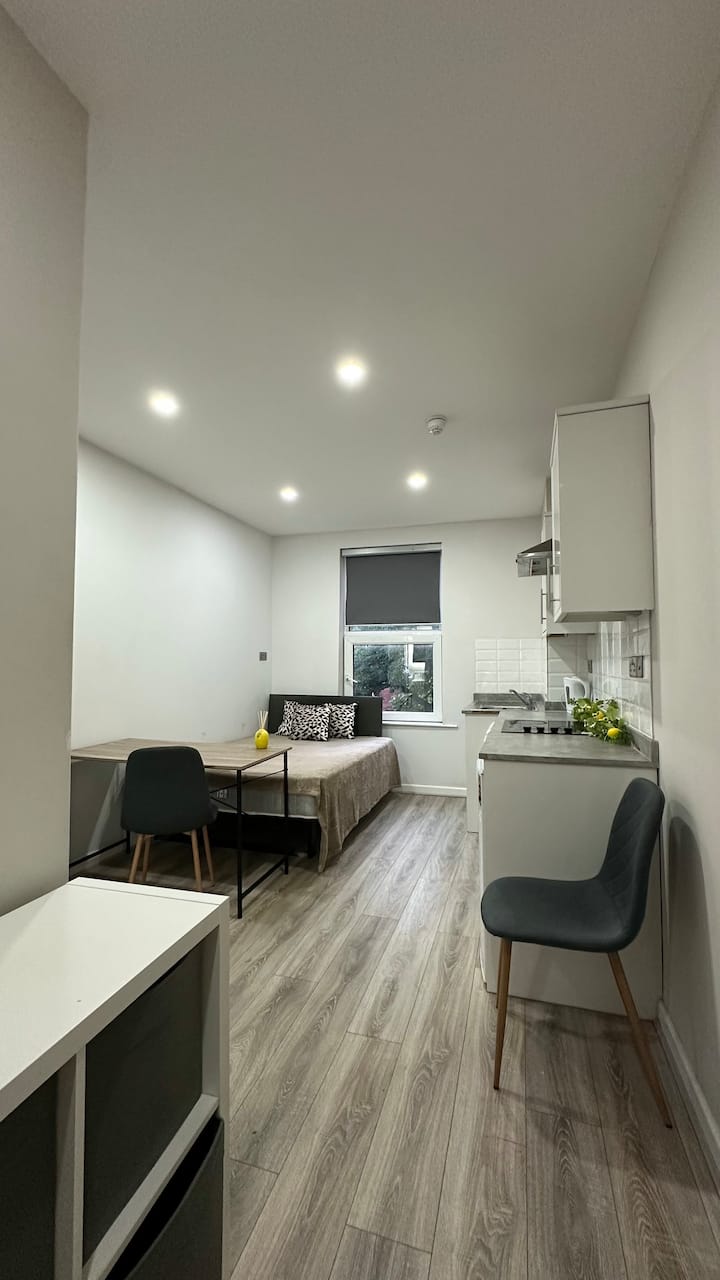 Stylish Studio In Town Centre - Bolton