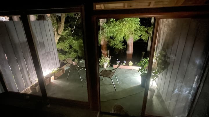 標高800メートルの無人集落にある築100年の古民家をおしゃれに改装した宿です - Shizuoka