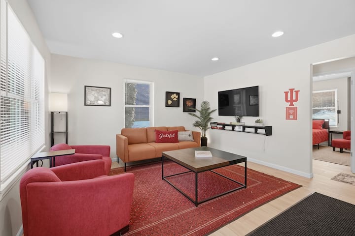 Stylish Iu Retreat | Near Campus & Downtown - Bloomington, IN