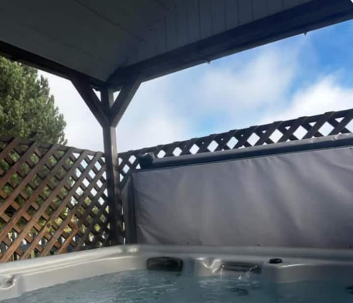 Luxury 2-bedroom Lodge With Hot Tub - Hinckley