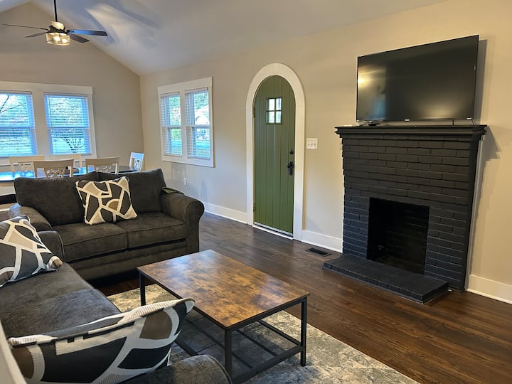 Close To Southwire, Hospital, Adamson Square, Uwg - Carrollton, GA