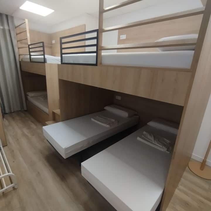 Dpaso Urban Guest Habitación 6 Personas Con Baño - Pontevedra