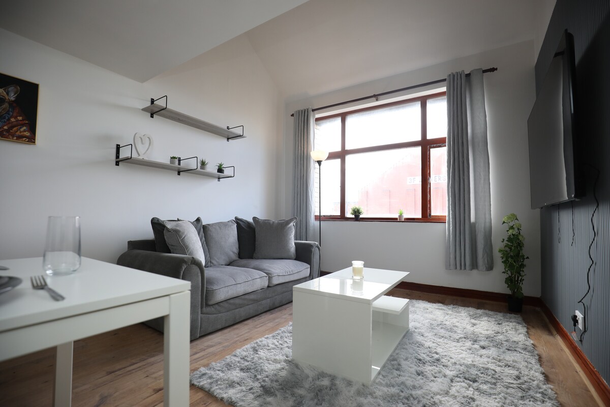 The High Rise - Duplex Apartment - Near LRI / DMU - Flats for Rent in ...
