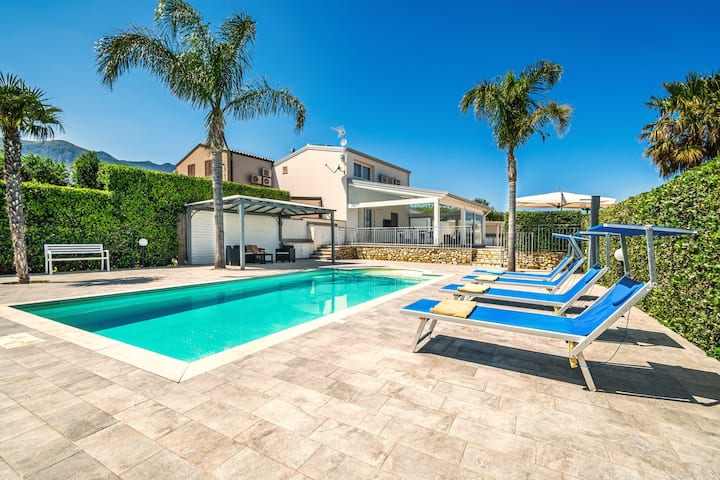 Villa Dell’ulivo: Relax, Piscina E Bbq - Castellammare del Golfo
