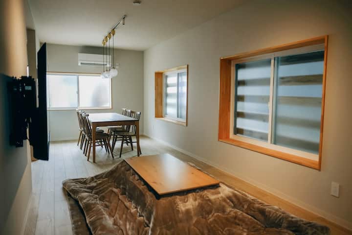 越後湯沢駅徒歩8分の綺麗な一棟貸し戸建 - Yuzawa