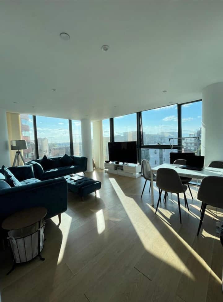Luxury Marina Apartment In Ocean Village - Southampton, UK