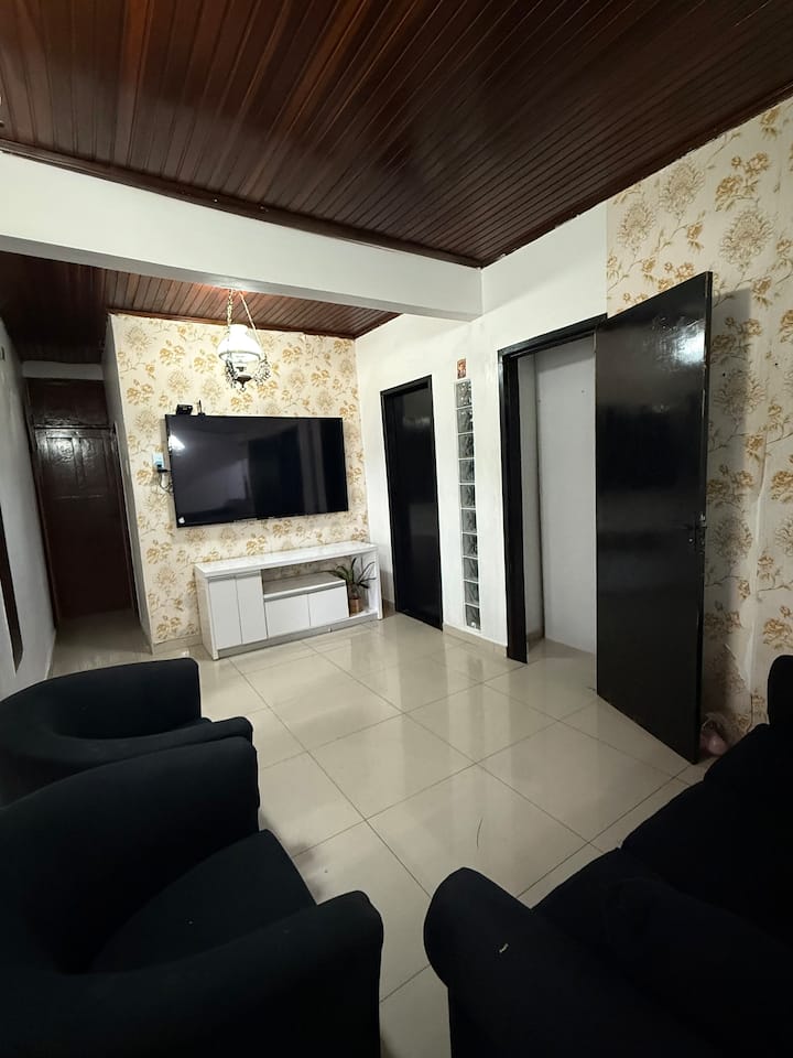 Bela Casa, Acomodação Para Até 7 Pessoas. - Manaus