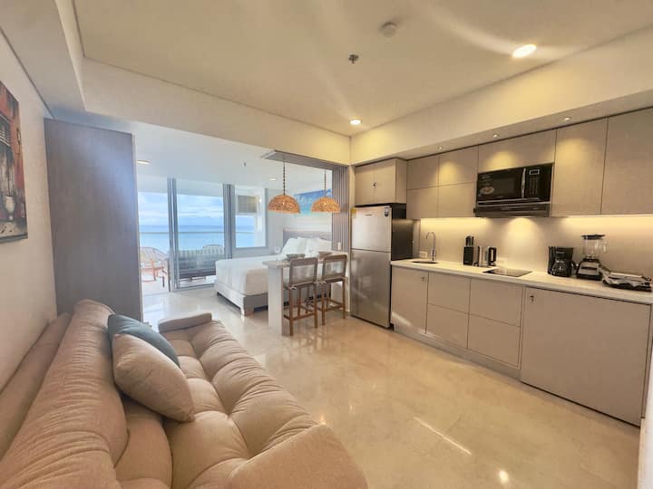 Stunning Cartagena Beach View Studio - Colombia