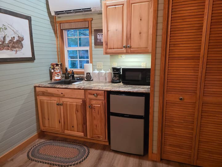 Private Romantic Tiny Home King Bed Jamestown - Rugby, TN