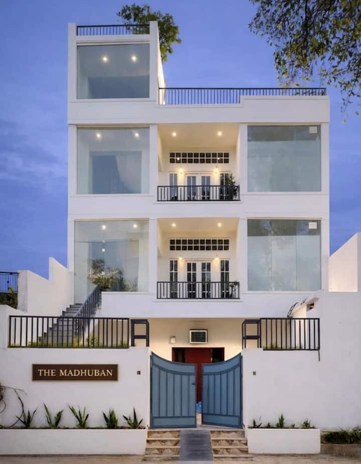 4bhk Premium Stay - Ram Mandir 1.4 Km-entire Floor - Ayodhya