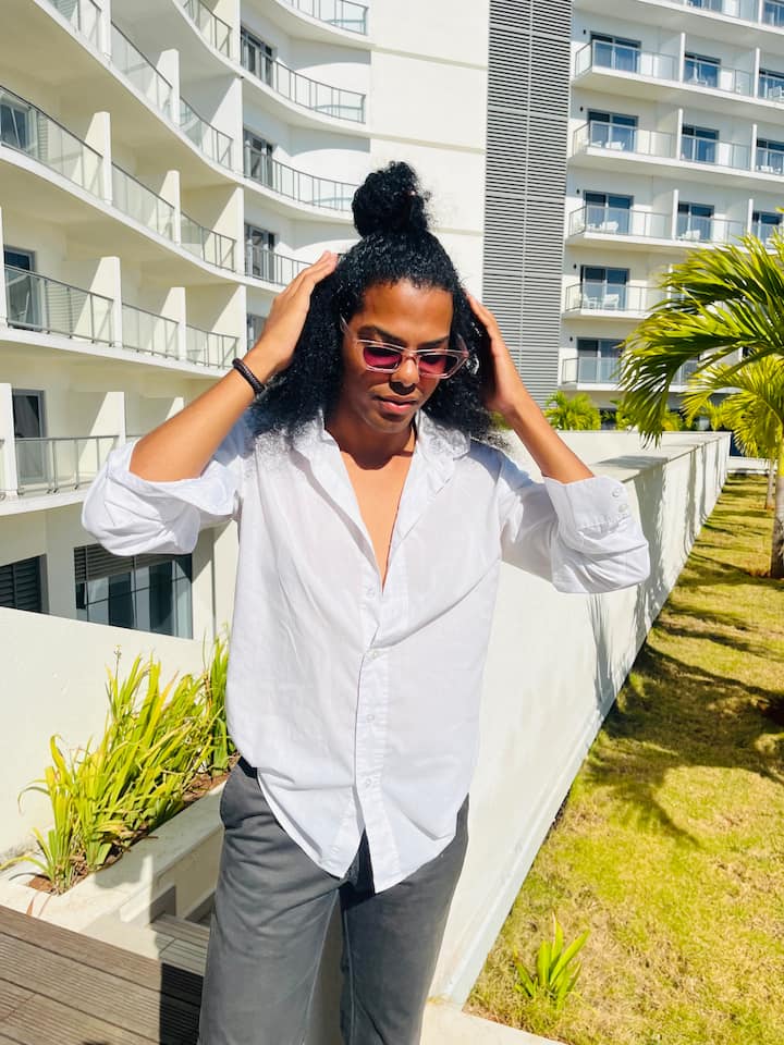 Hola, Mi Nombre Es Adrian Soy Guía Turístico - Cuba