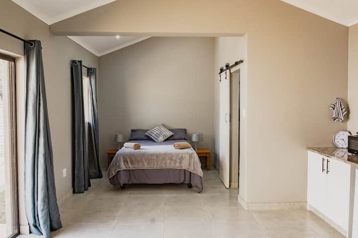 Heights Studio No. 1 Apartment In Howick - Hilton