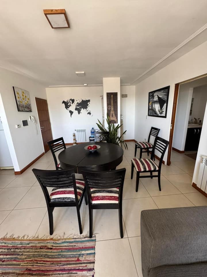 Lujoso Y Amplio Departamento En Alquiler - Río Cuarto