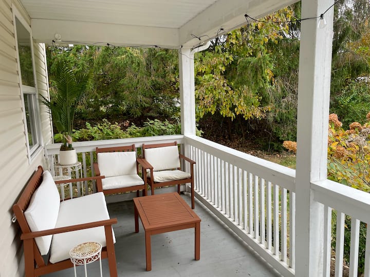 Charming Downtown Lewisburg Getaway - Lewisburg, WV