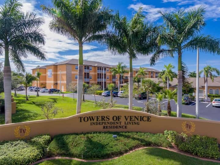 #231 Lovely One Bedroom Apartment With Pool View - Venice Beach, FL