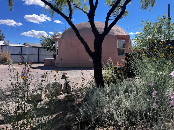 Dome · Private 108 Hot Mineral Spring · Stargazing - Truth or Consequences, NM