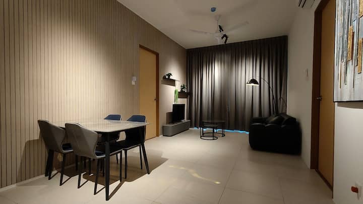 Urban Serenity Stay |Wifi | Netflix| Next To Bmc - Sarawak
