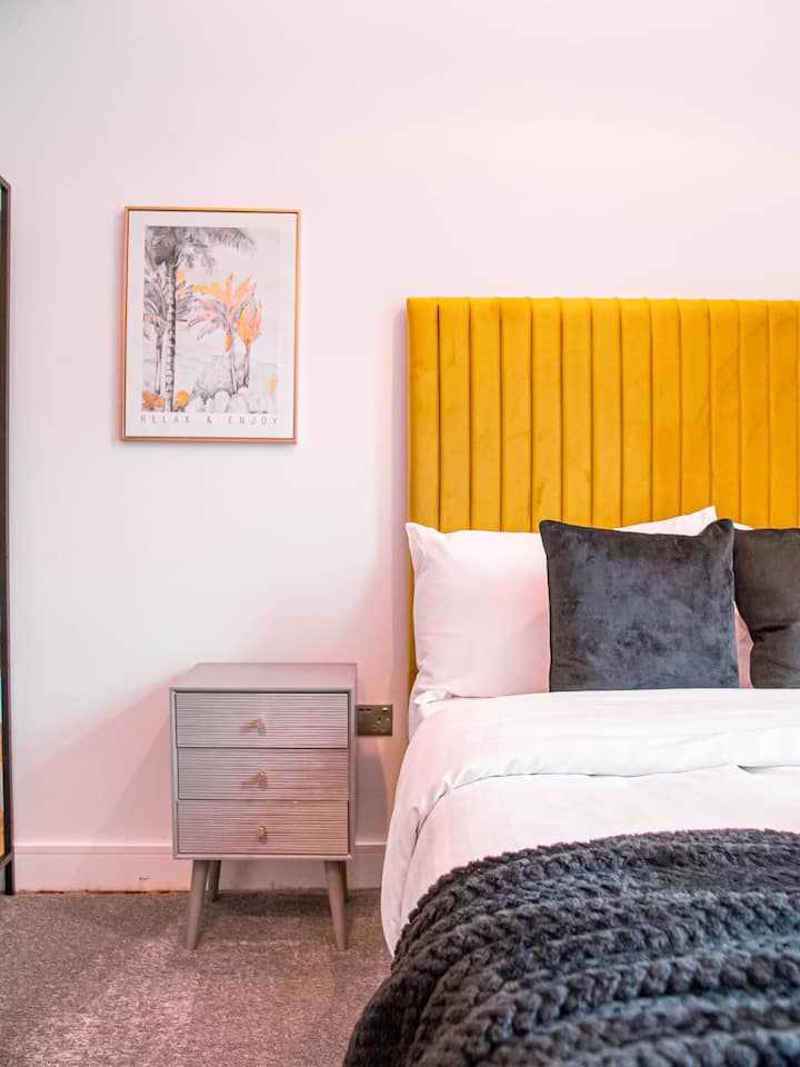 Hayy Luxury Long Term Disc Stylish Suite - Huddersfield