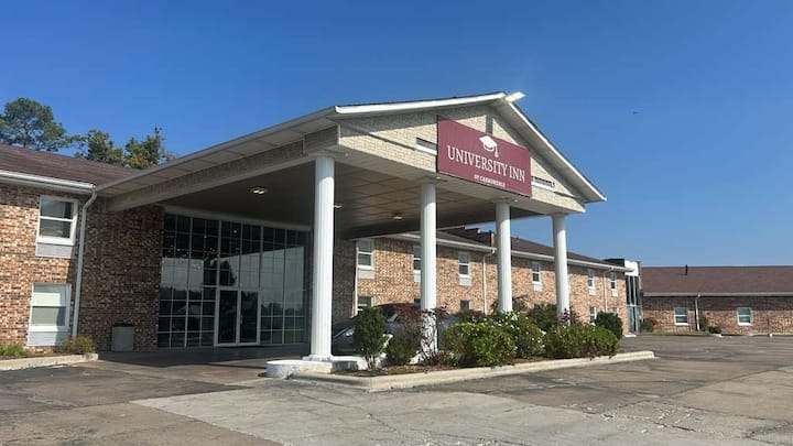 Walk To Saluki Stadium! Nov 15 Football Weekend - Carbondale, IL