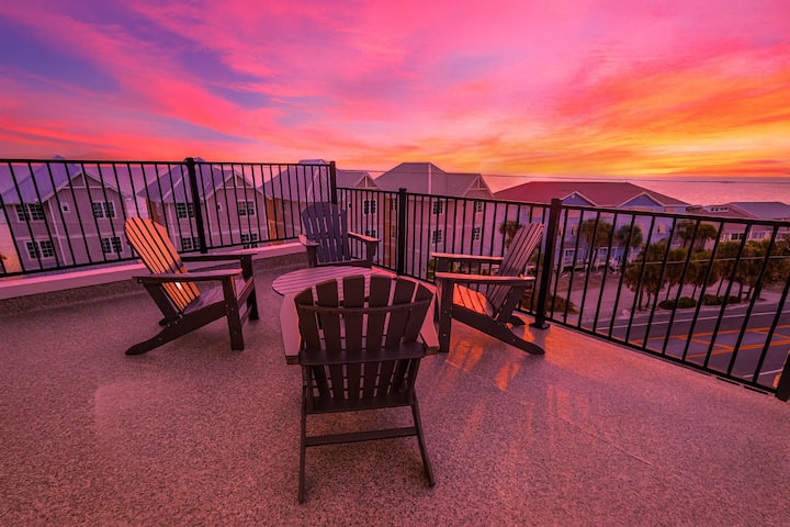 Cozy 5br Gulf Side Villa W/ Rooftop Lounge & Pool - Panama City Beach, FL