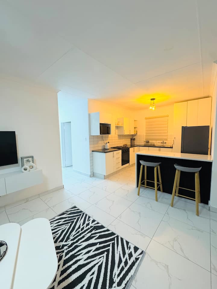 Brytelight Luxe: Clean, Luxury & Modern Stay. - Tlhabane