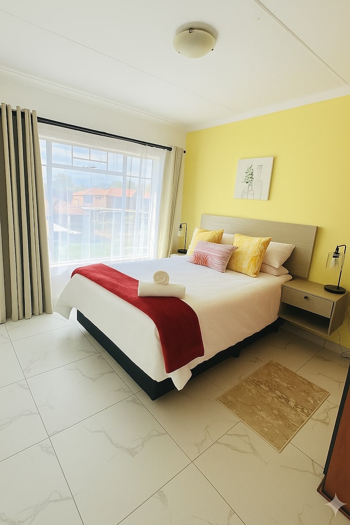 Brytelight Luxe: Clean, Luxury & Modern Stay. - Rustenburg