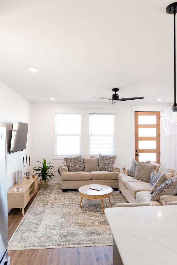 The Abbey House - Greenwood, AR