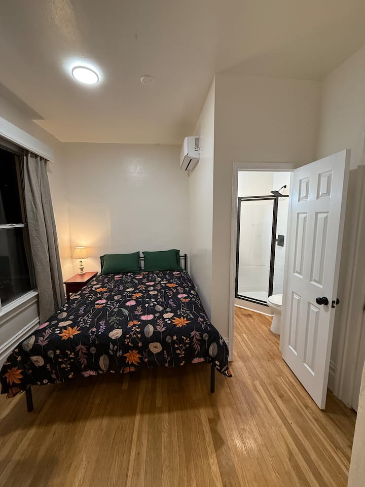 Master In Central Santa Rosa Co-living Home 2 - Santa Rosa, CA