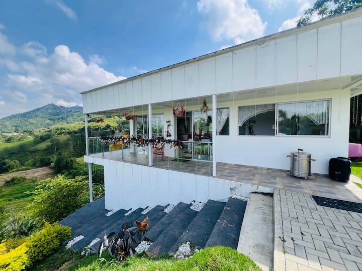 Hermosa Finca En Combia Con Vista A La Montaña - Marsella