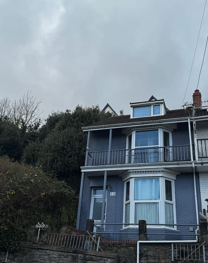 A Cozy, Comfortable, Calm House Perfect For Groups - Swansea