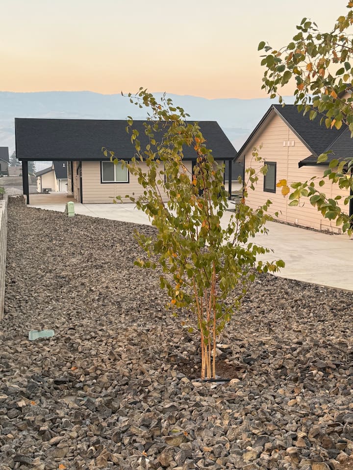 Stand Alone Cottage - Private Entrance - Mission Ridge Ski Resort, WA