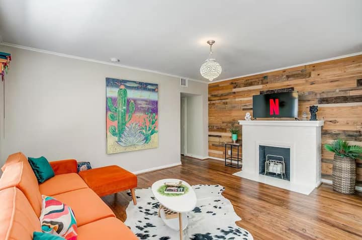 The Urban Cactus 2bd Downtown Fort Worth - Fort Worth, TX