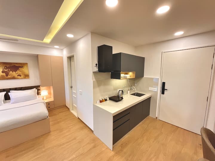 Pune Airport's Finest Lounge Studio In Viman Nagar - India