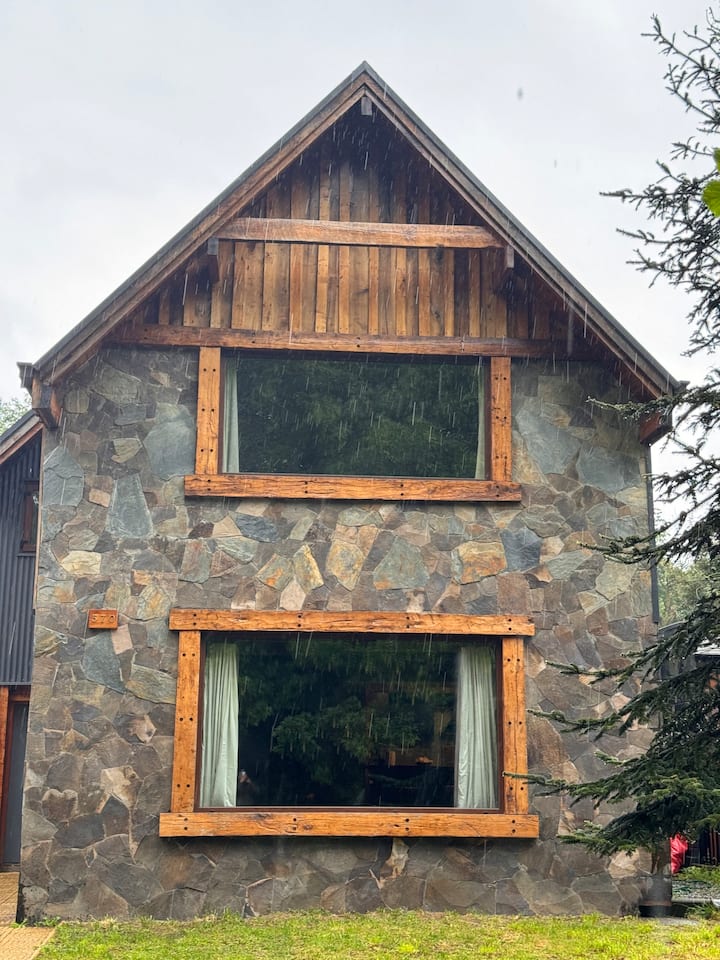 Casa Rústica, En Barrio Tranquilo, El Bosque - Valdivia