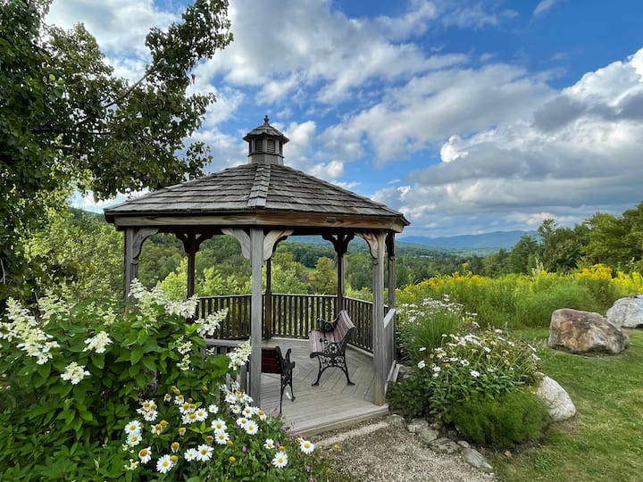 Little Bear Landing- Pool, Bike To Resort! - Killington, VT