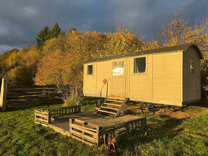 Séjour Insolite Dans Une Roulotte Parc Du Morvan - Millay