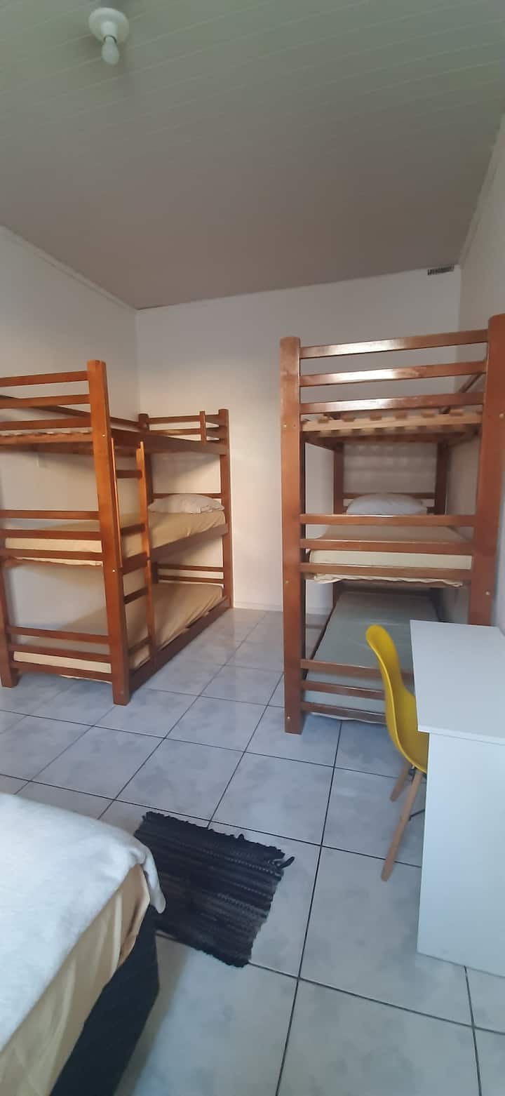 Casa Inteira Prox A Rodoviaria, Centro E Shopping - Porto Alegre