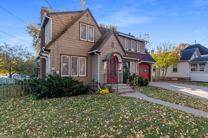 Private Home By City Park And Lawrence University - Appleton, WI