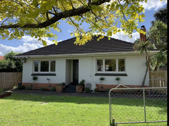 Cute Old Cottage - Whangārei
