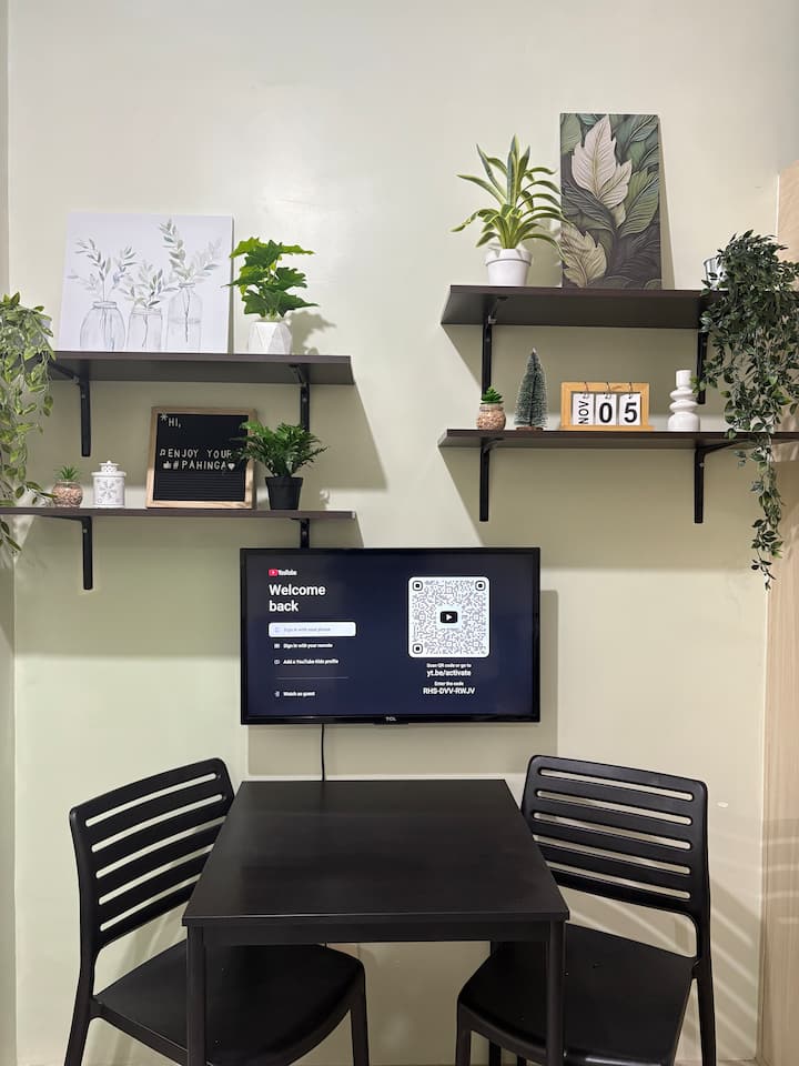 Pool View 1br With Balcony 17th Floor Makati - Makati