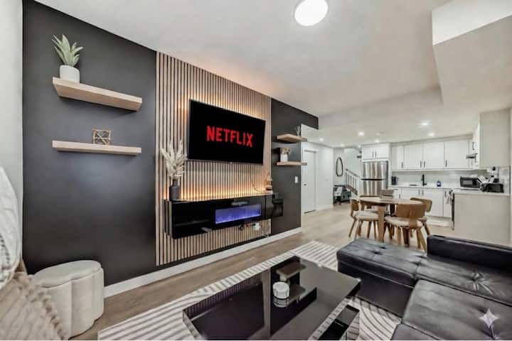 Brand New 2 Bed Near Downtown W/heated Fireplace - Calgary